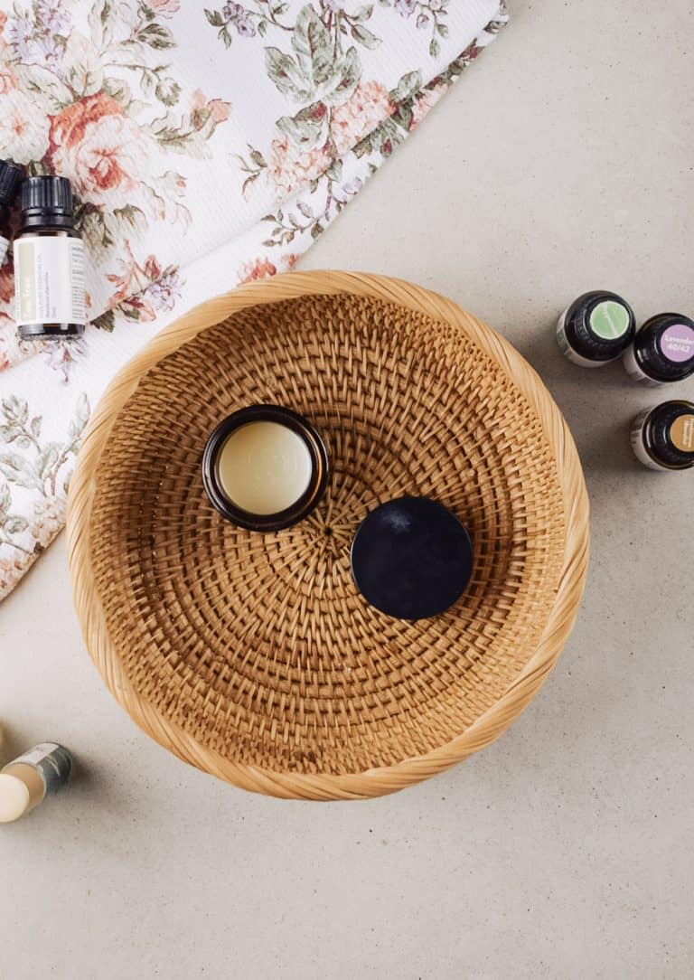 Best Essential Oils for Allergy Relief + Diffuser, Balm, & Roller Blend ...